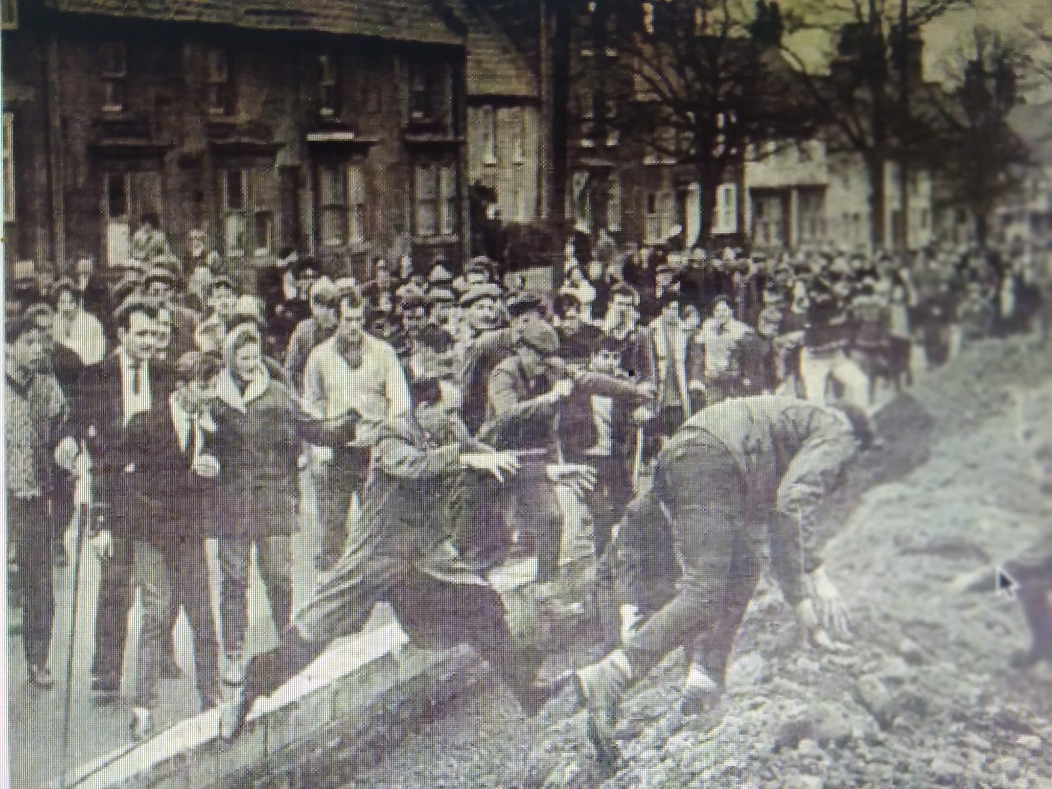 MOB RULES! The Bourton River Match and other forms of ‘Mob Football ...